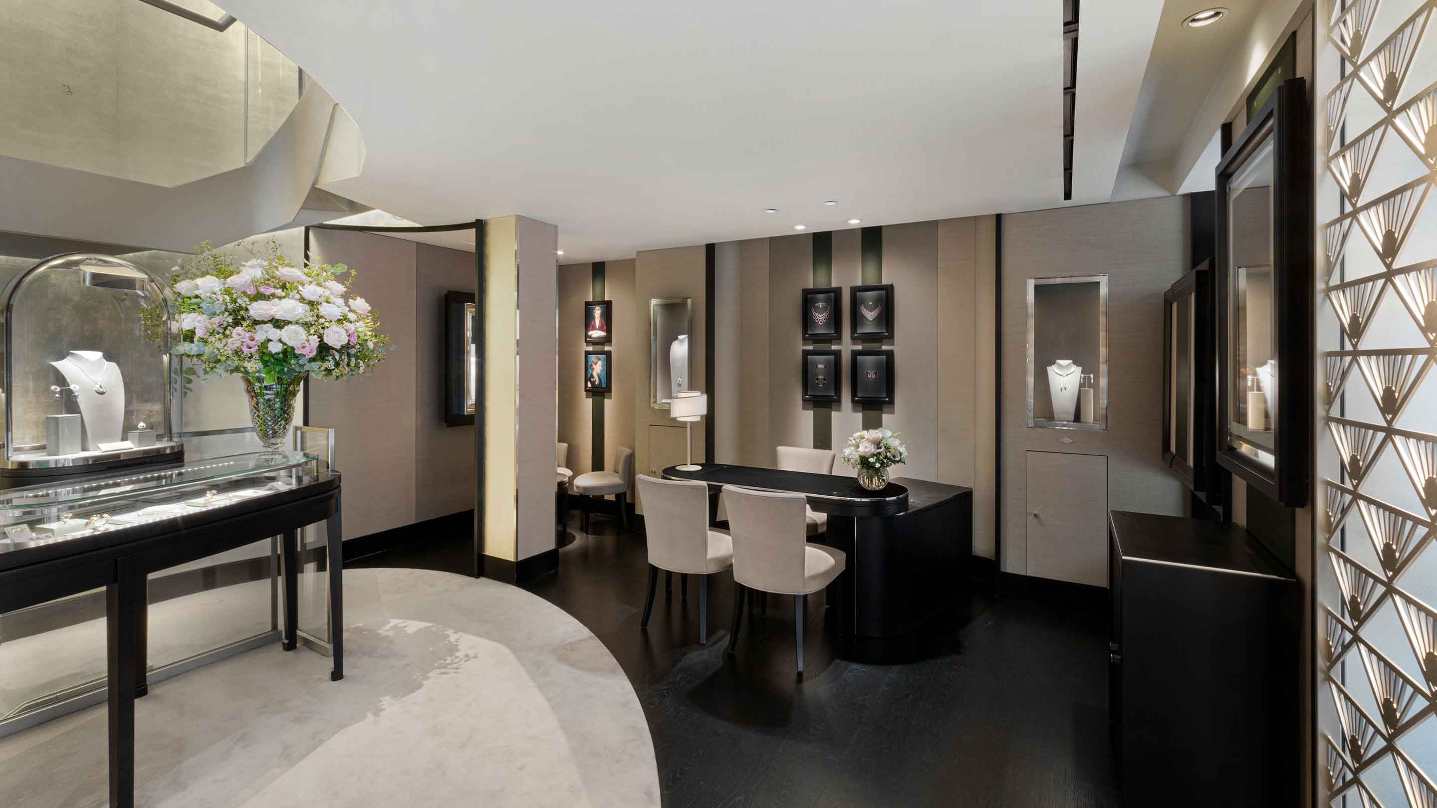 London - 9 New Bond Street - Van Cleef & Arpels