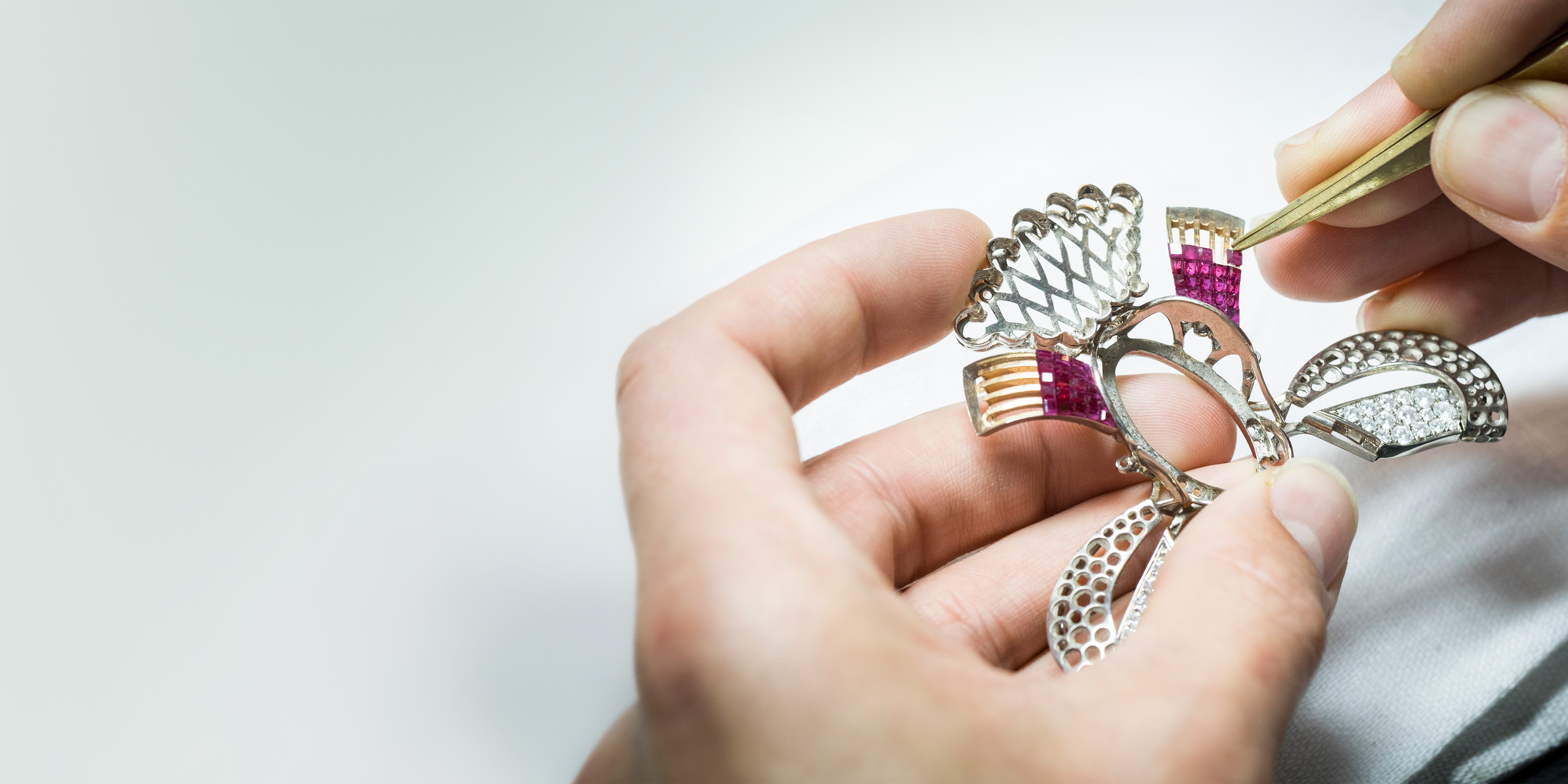 Maison Van Cleef & Arpels – Jewelry and High Jewelry, place Vendôme in ...