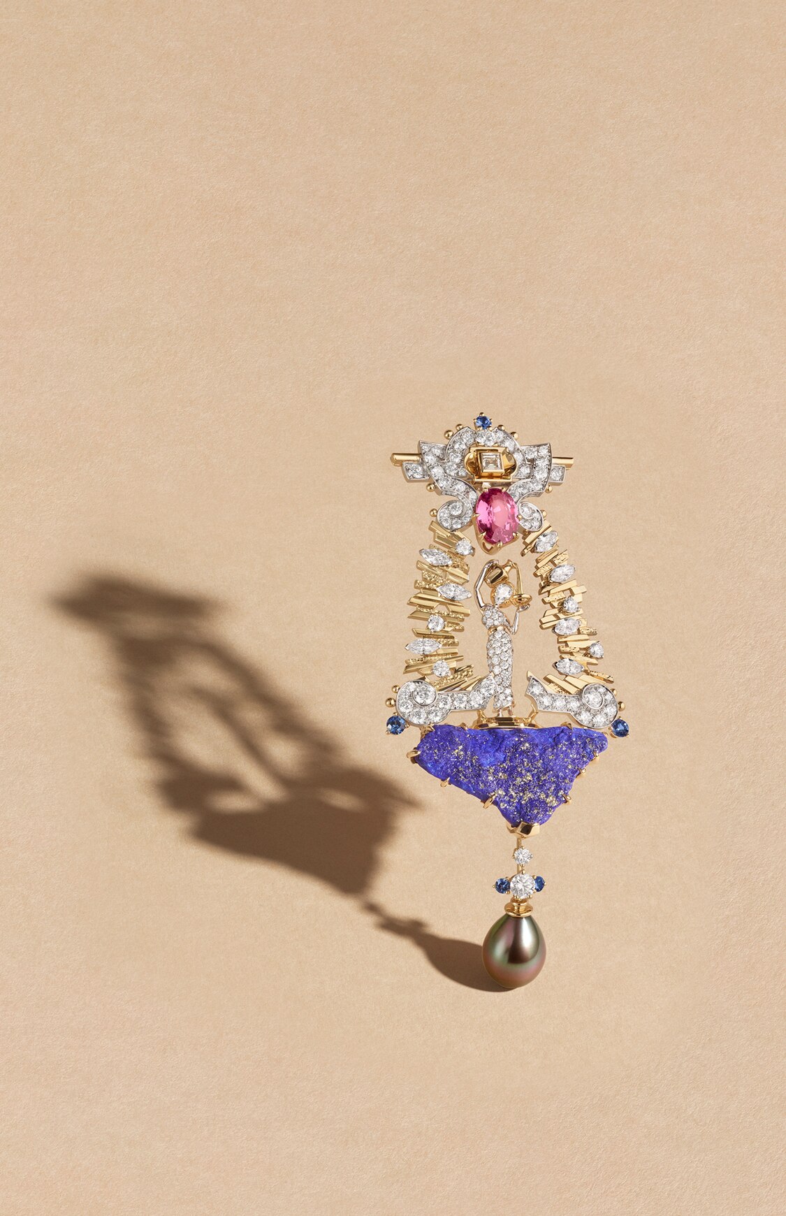 Maison Van Cleef & Arpels – Jewelry and High Jewelry, place Vendôme in ...