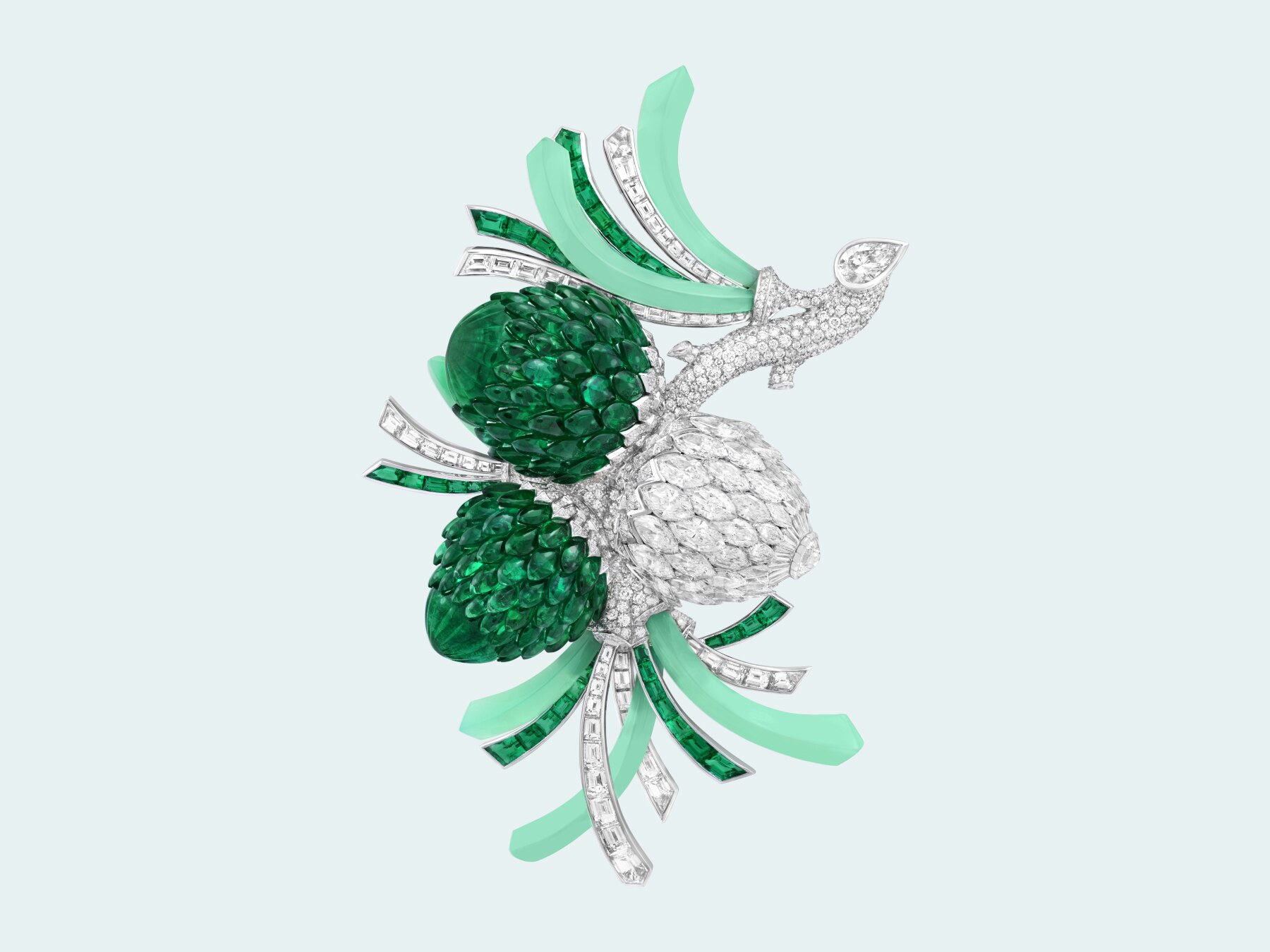 The Pomme de pin clip, a feat of jewelry-making - Van Cleef & Arpels