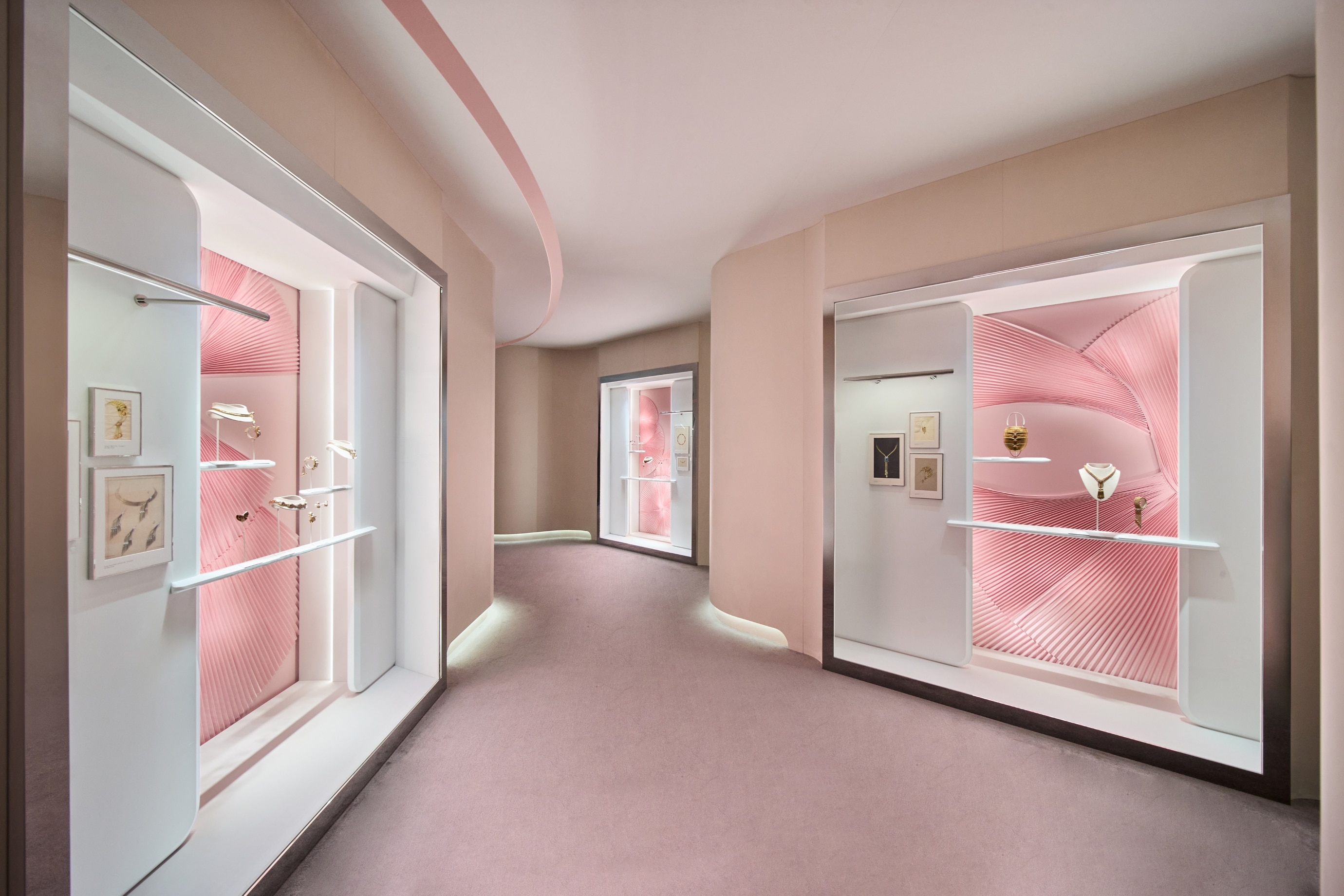 "The Art of Movement" exhibition - Van Cleef & Arpels
