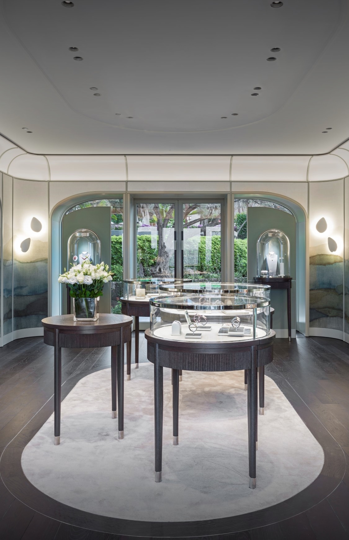 Maison Van Cleef & Arpels – Jewelry and High Jewelry, place Vendôme in ...