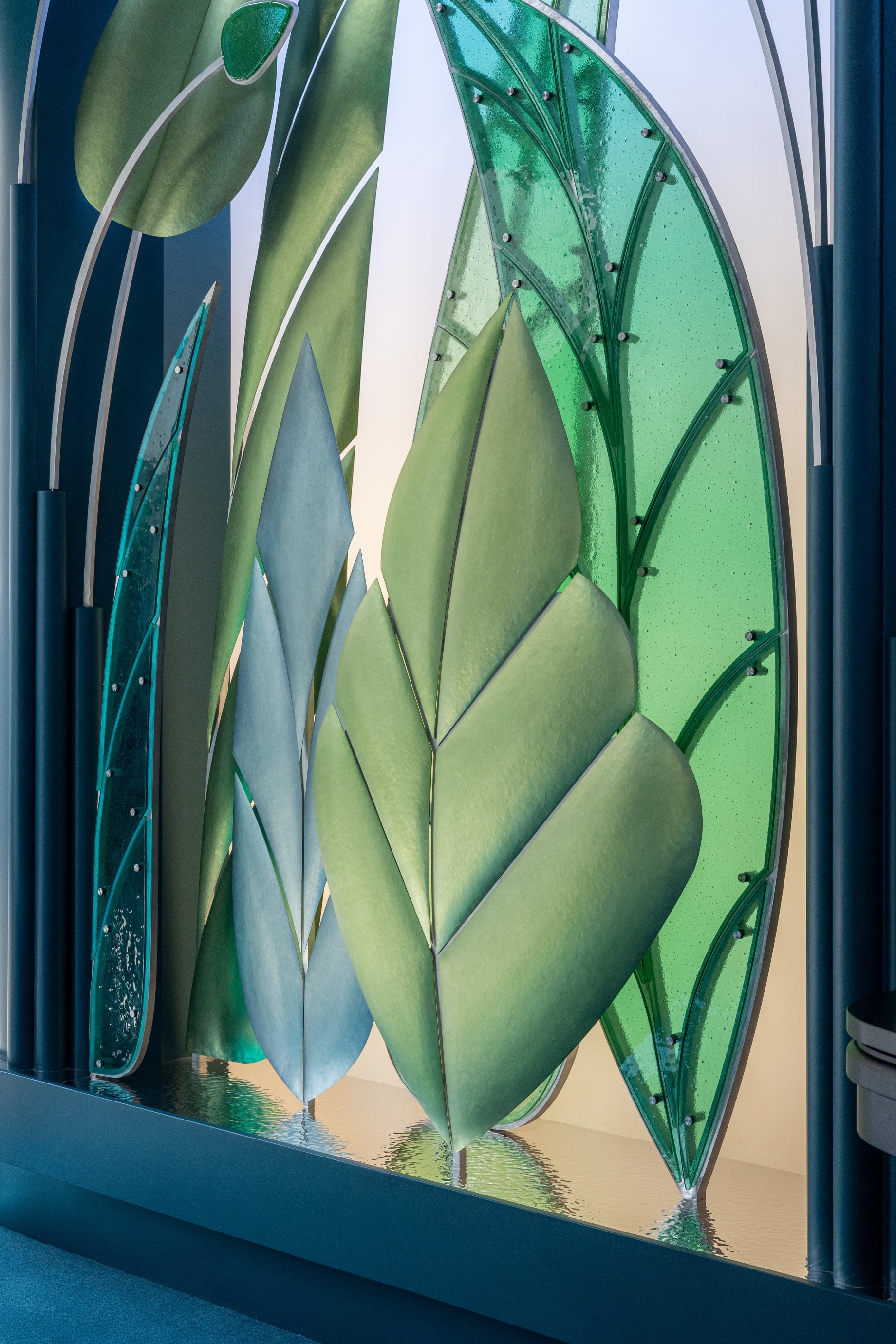 Van Cleef & Arpels unveils a new ephemeral space in Paris, Rive Gauche ...