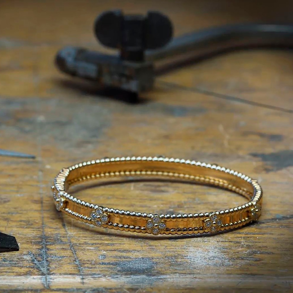 The making of the Perlée sweet clovers bracelet - Van Cleef & Arpels