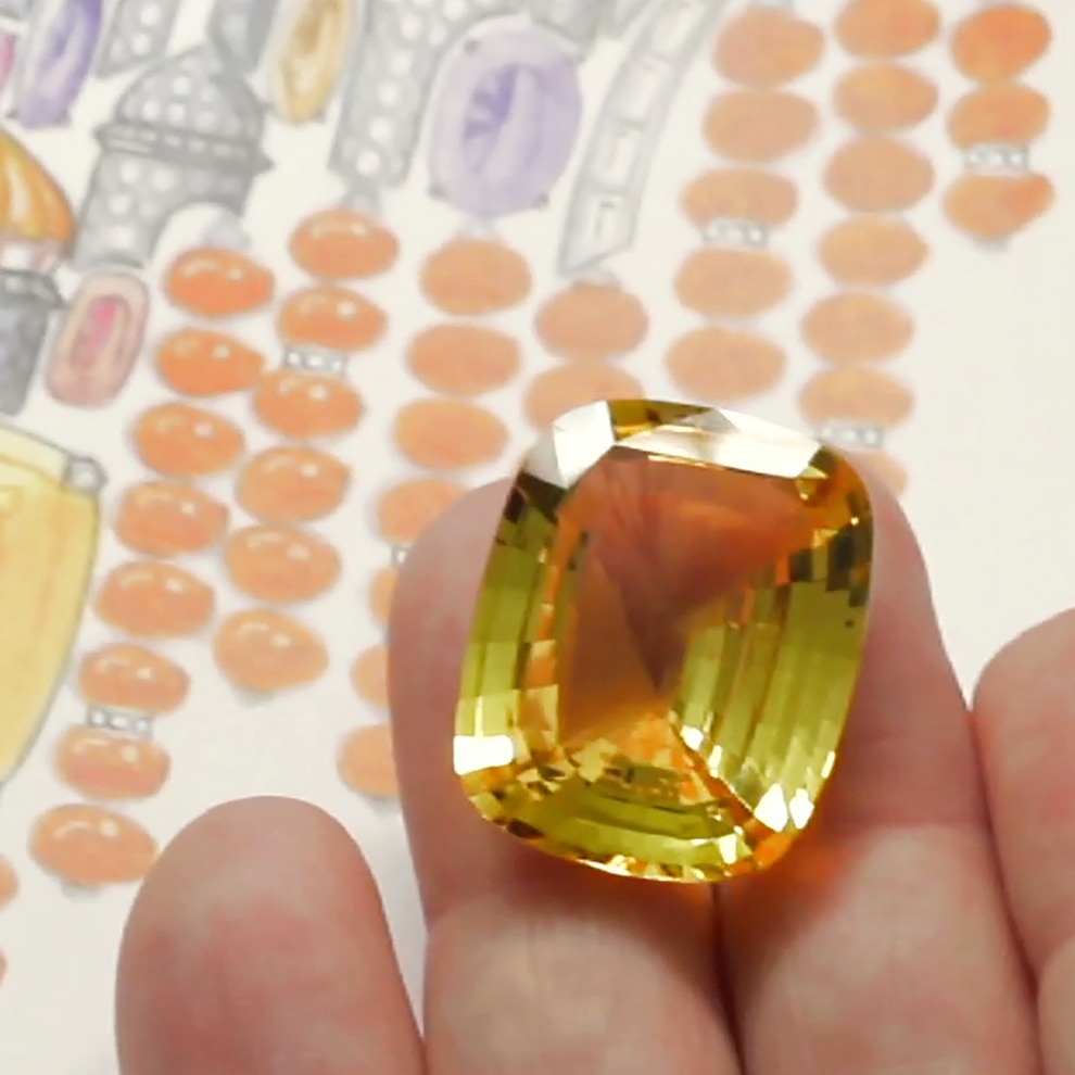 Selecting exquisite stones - Van Cleef & Arpels