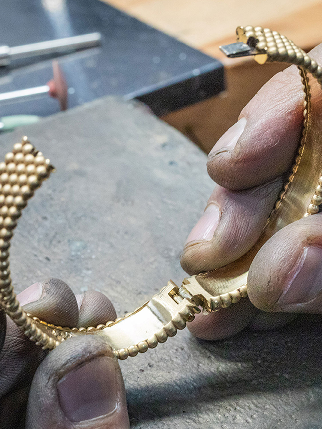 Perlée diamonds duo ring 18K yellow gold, Diamond - Van Cleef & Arpels