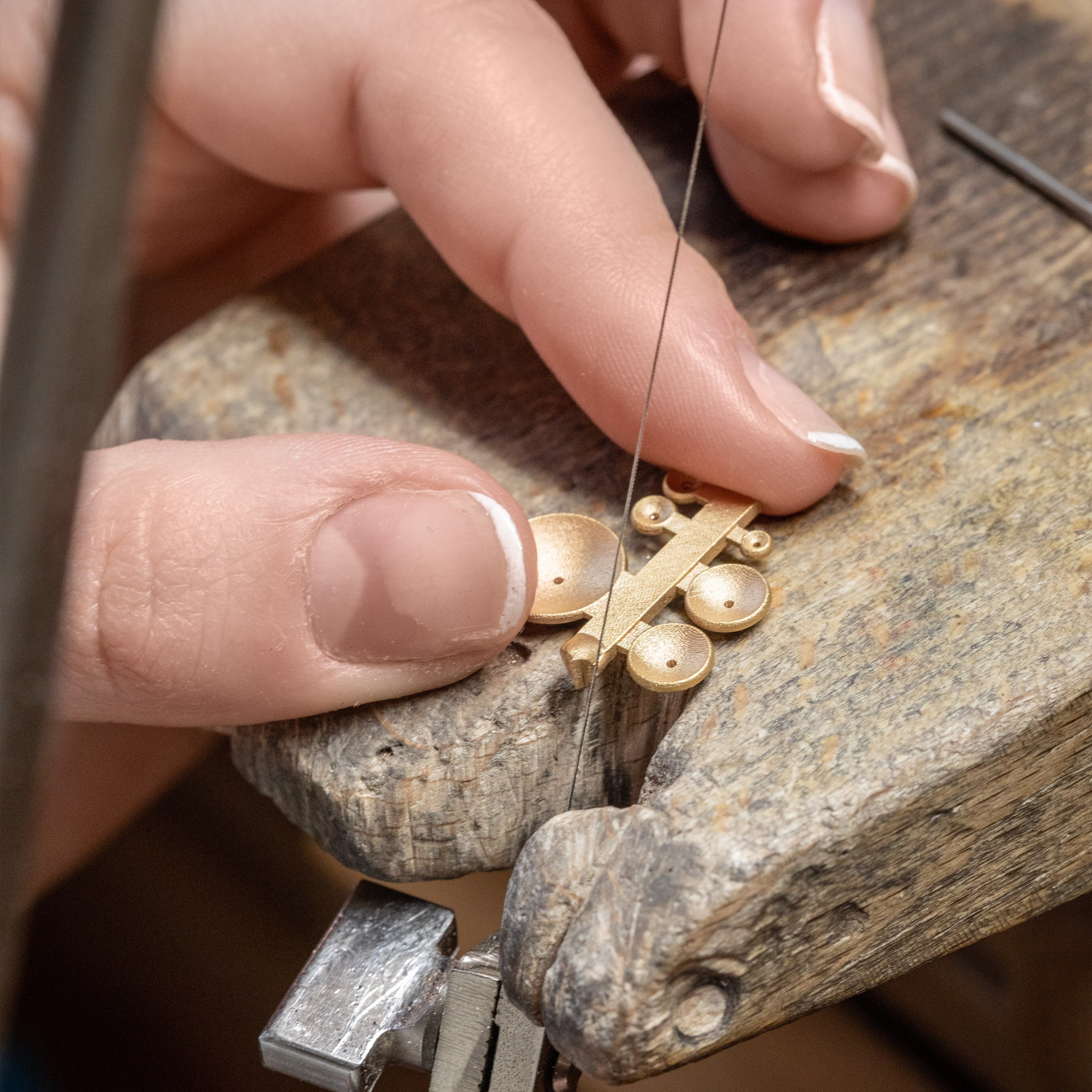 Bouton d’or® automaton - Van Cleef & Arpels