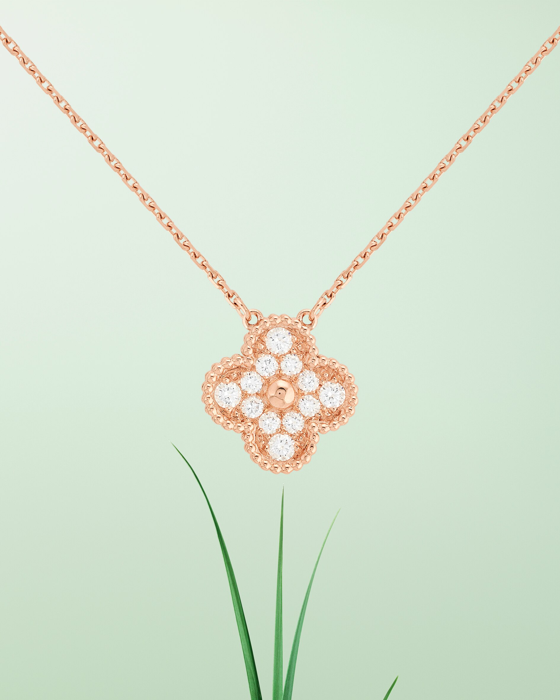 Enchanting gifts - Van Cleef & Arpels