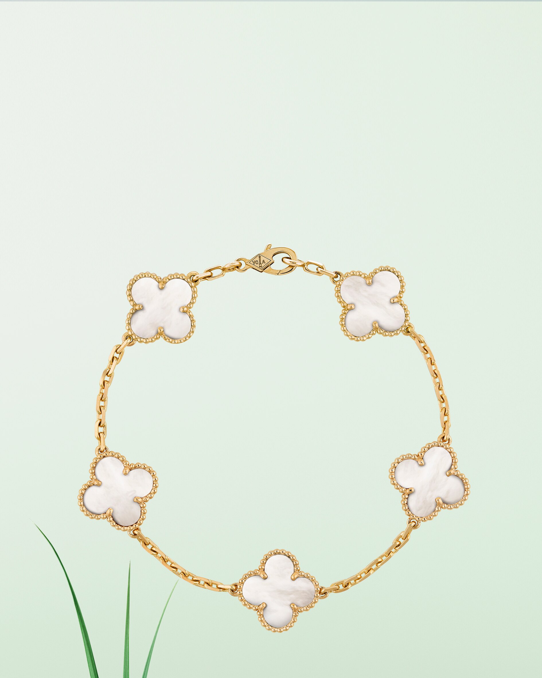 Enchanting gifts - Van Cleef & Arpels